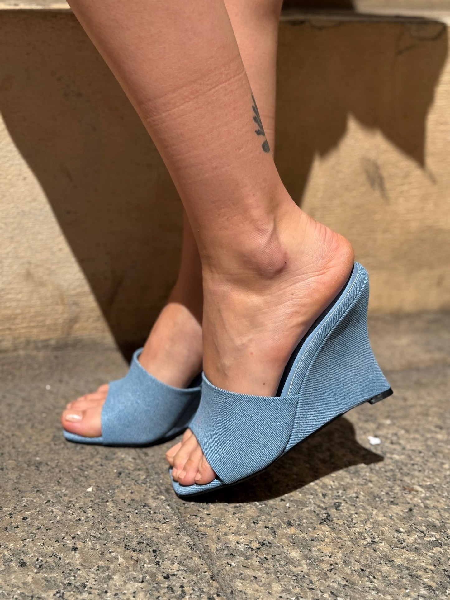Léone, boutique en ligne de prêt-à-porter féminins